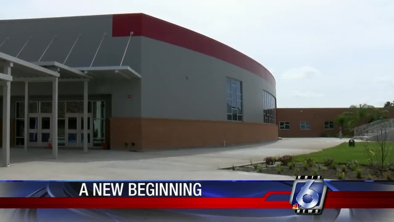 Robstown Early College High School: First day in a new school