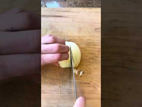 How to perfectly dice an onion! #knifeskills #cooking #cooking101