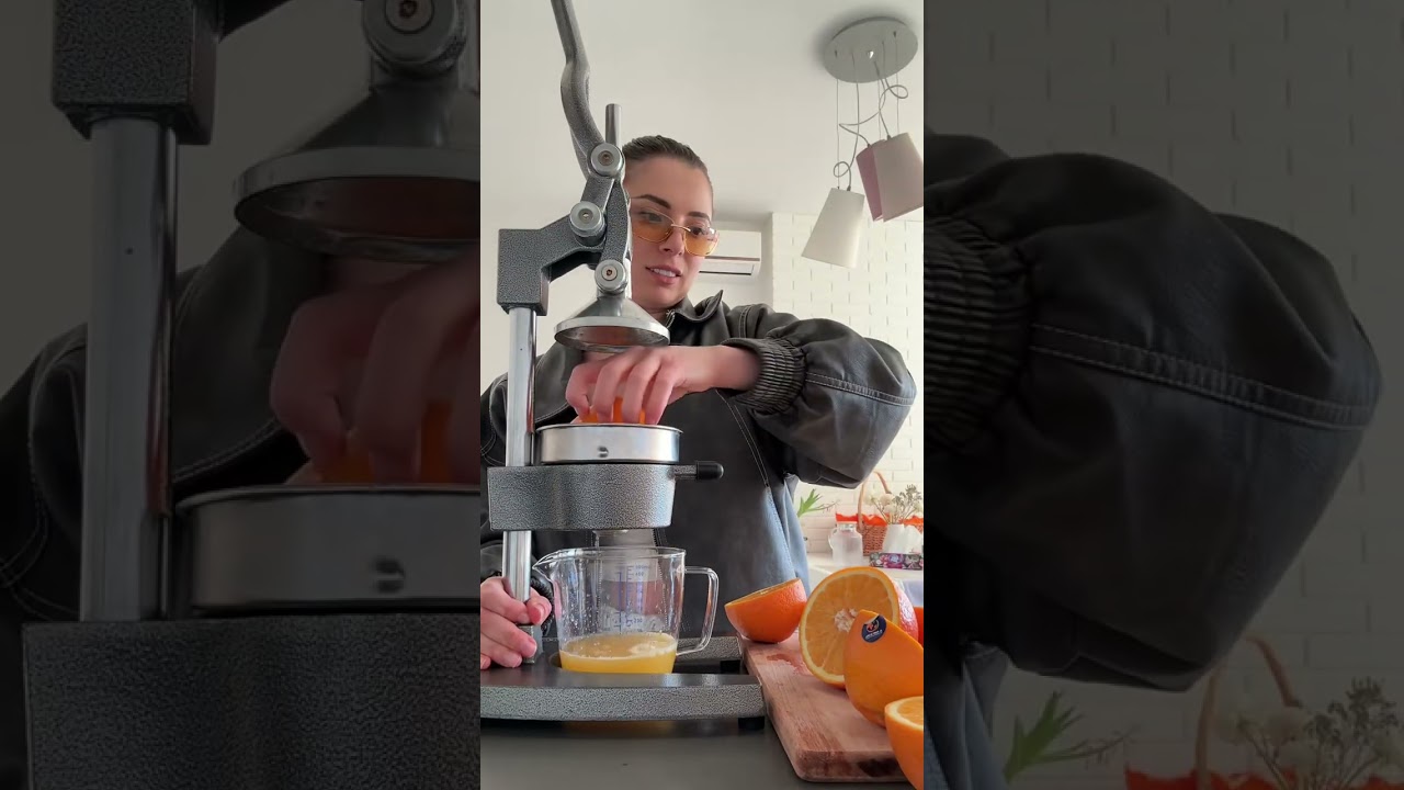 Let’s see how long it takes to juice 2.5 kg of oranges🍊 #orange #freshjuice #kitchengadget