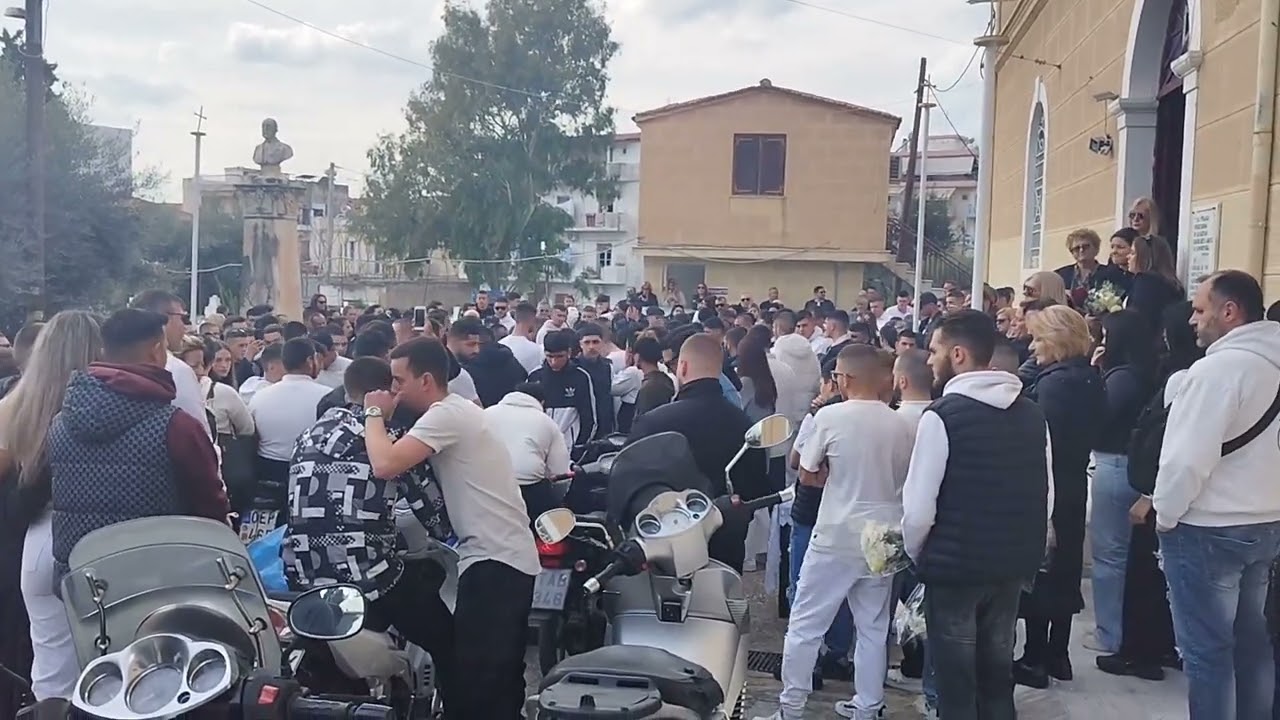 Πάτρα: Θρήνος στην κηδεία του 20χρονου που σκοτώθηκε σε τροχαίο μαζί με ...