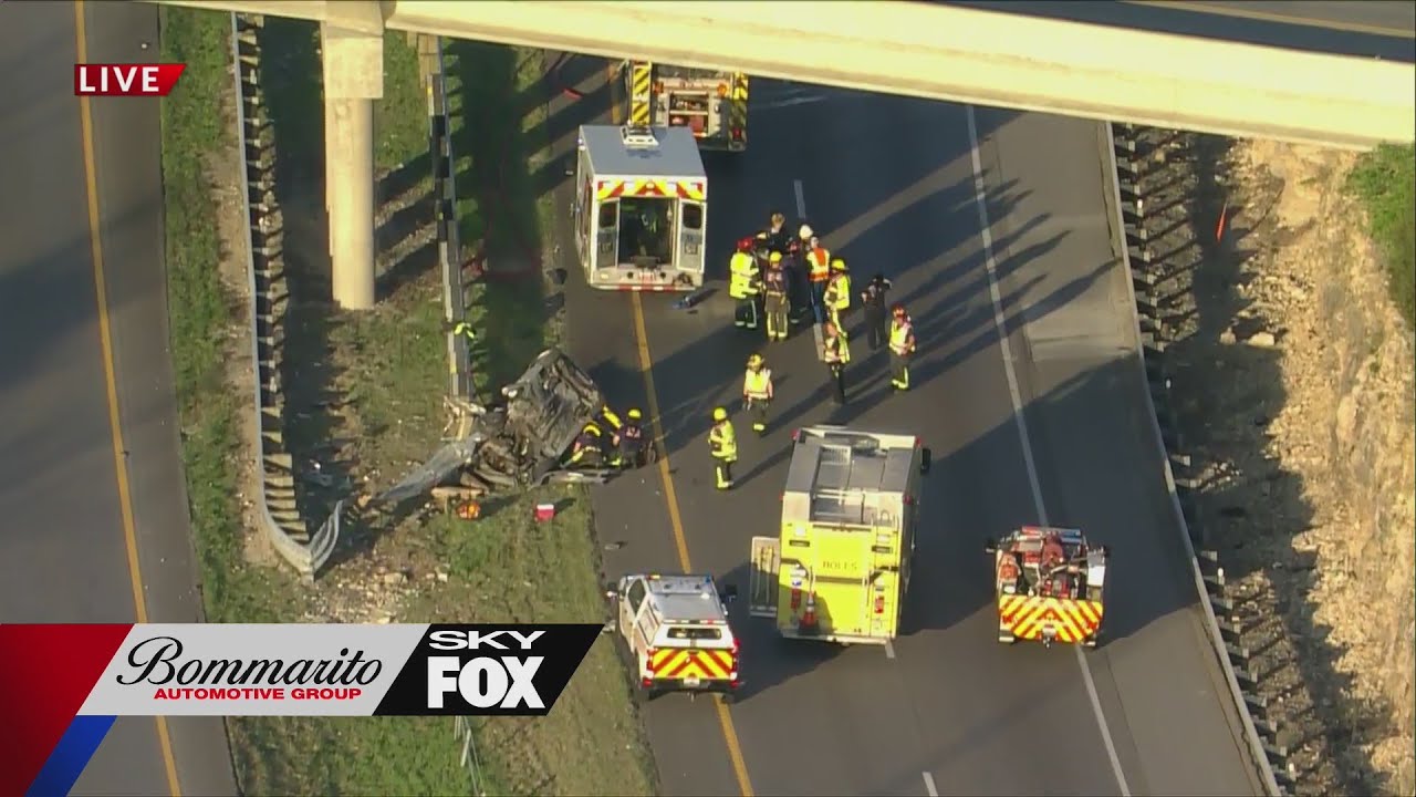 I-44 WB lanes closed due to overturned vehicle crash