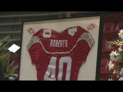 Voice of the Lobos, Mike Roberts, remembered at public viewing