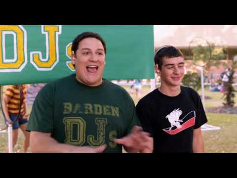 Pitch Perfect beca meets fat amy
