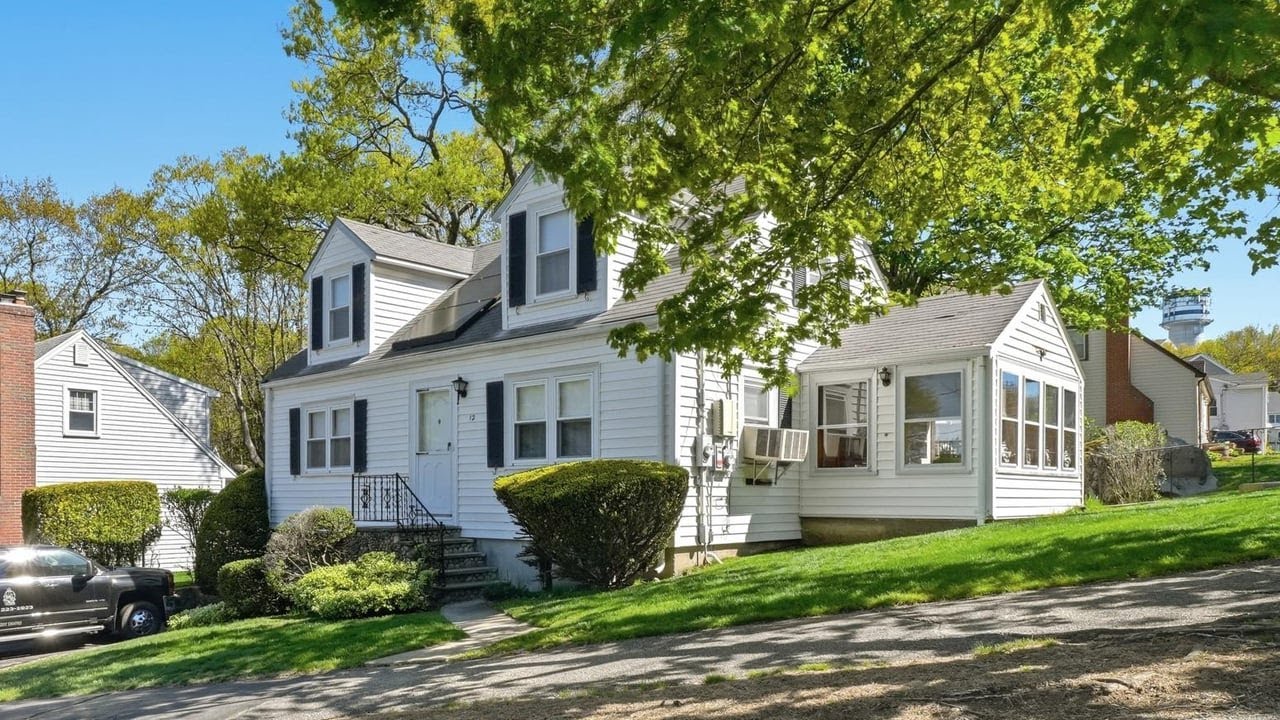 12 Cannon Rock Rd, Lynn, MA