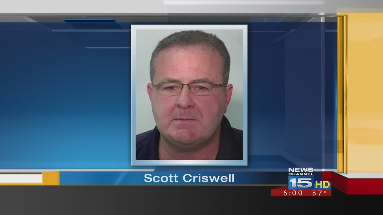 FWPD officer charged with trespassing, stealing