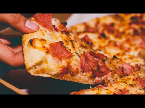 Exploring the History and Origin of Iconic Dishes: Pizza, Hamburgers, and Hot Dogs