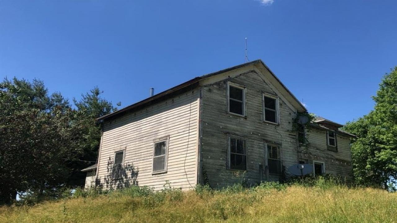 9735 60th Avenue, Wyoming, IA Presented by The Graf Home Selling Team & Associates.