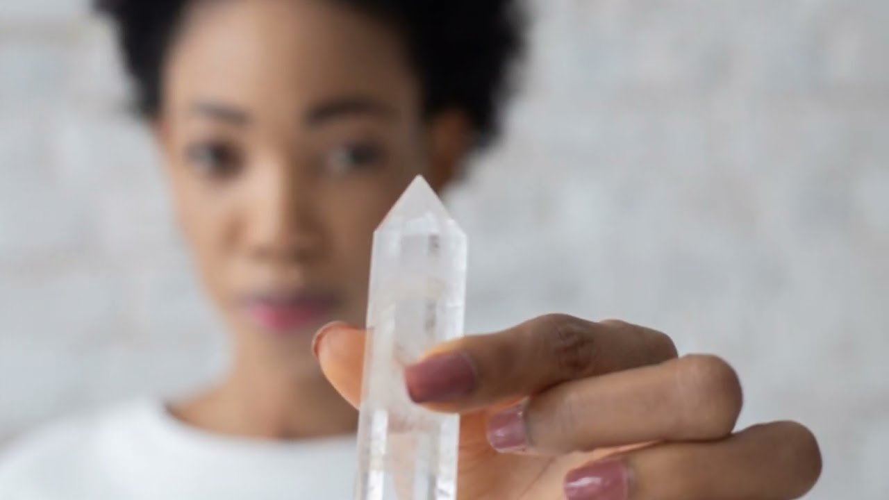 SELENITE ❤️ BEST 5 Wisdom Benefits Of SELENITE Crystal