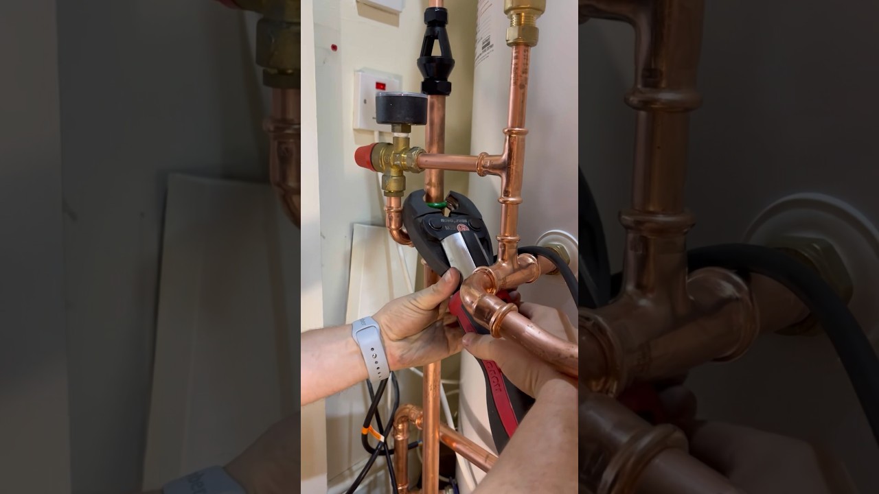 How to press copper pipe in tight angles! #asmr #subscribe #howto #diy #youtubeshorts #asmrsounds