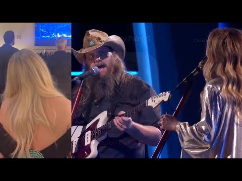 Miranda Lambert Sings Along To Stapletons Backstage At CMAs
