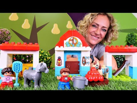 Nicole packt neues Spielzeug aus - Der Lego Duplo Ponyhof