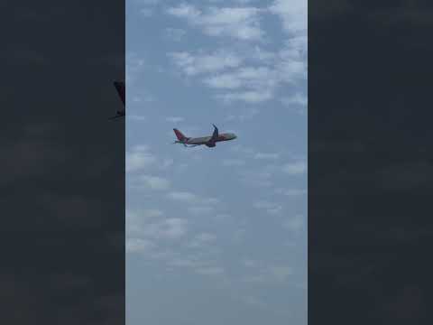 Air India Old and New Livery A320neo spotter together at Delhi Airport #AirIndia #Airbus #A320neo