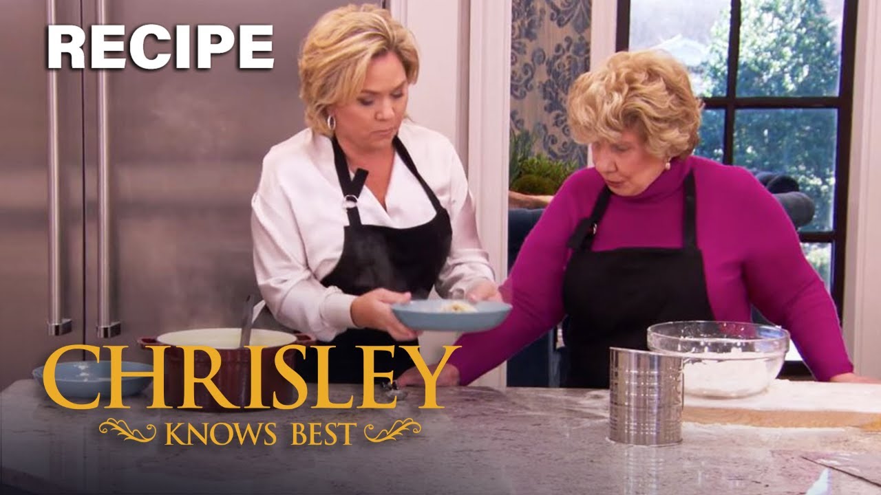 Julie And Nanny Faye Make Chicken & Dumplings | What's Cooking With Julie Chrisley