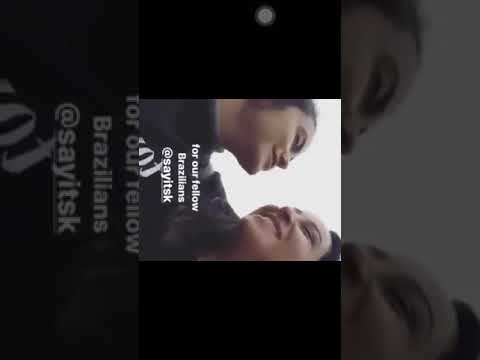 Camila Mendes canta em Português no seu Store