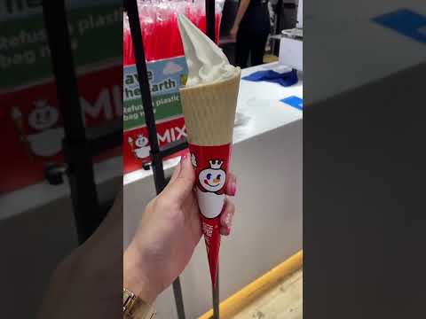 Mixue Singapore 🇸🇬 The ice-cream was Super Delicious! A must try! Bubble Tea was just so-so 🍦🧋