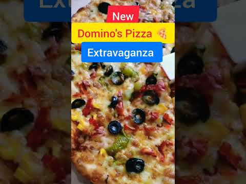 Extravaganza Pizza Review 🍕 Domino's Pizza #shorts #foodvlog #youtubeshorts #food #Extravaganza