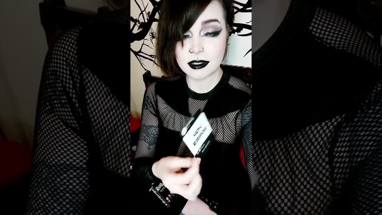 Big Tiddy Goth Girlfriend