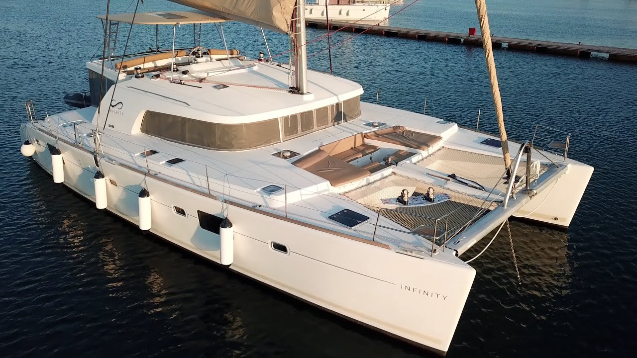CATAMARAN INFINITY