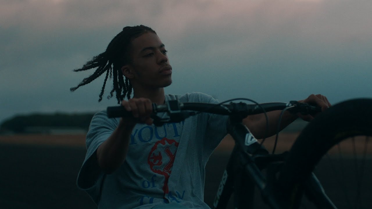 Lowdown by Michael Kiwanuka from UK | Popnable