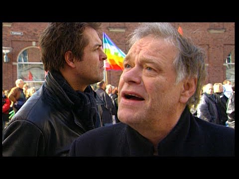Kim Larsen skælder ud - og giver en støttesang
