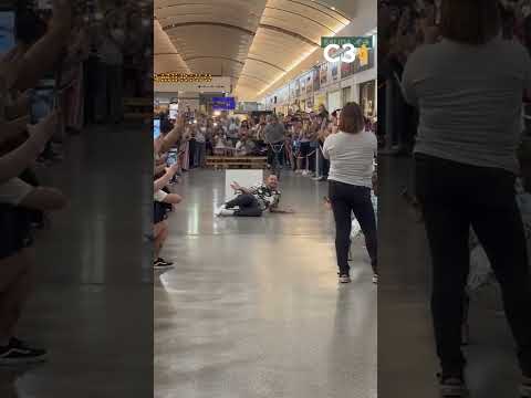 ACROBACIA de MALIGNO TORRES en un SHOPPING de CÓRDOBA | Cadena 3 #shorts