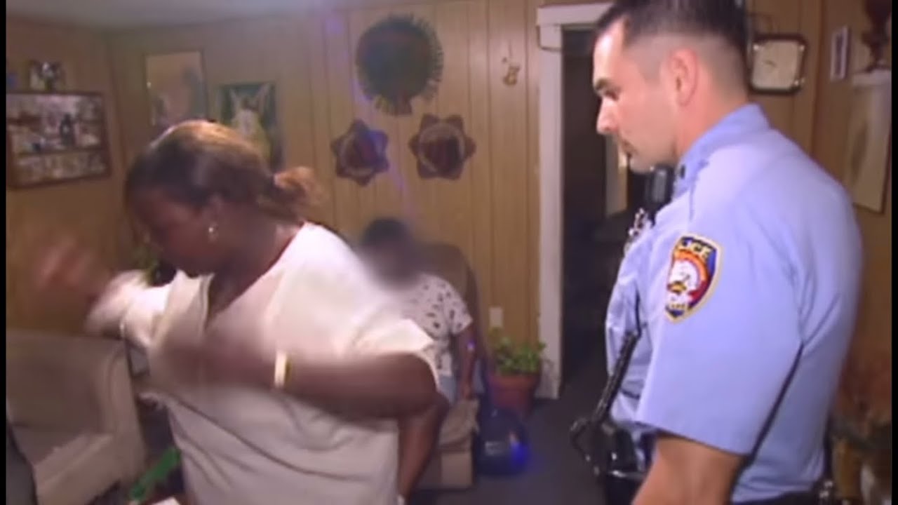 Cops Tv show Galveston Texas. Foot chase. (1997).