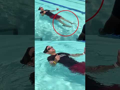 Prevent sinking legs when floating on your back #swimming #howtoswim #shorts