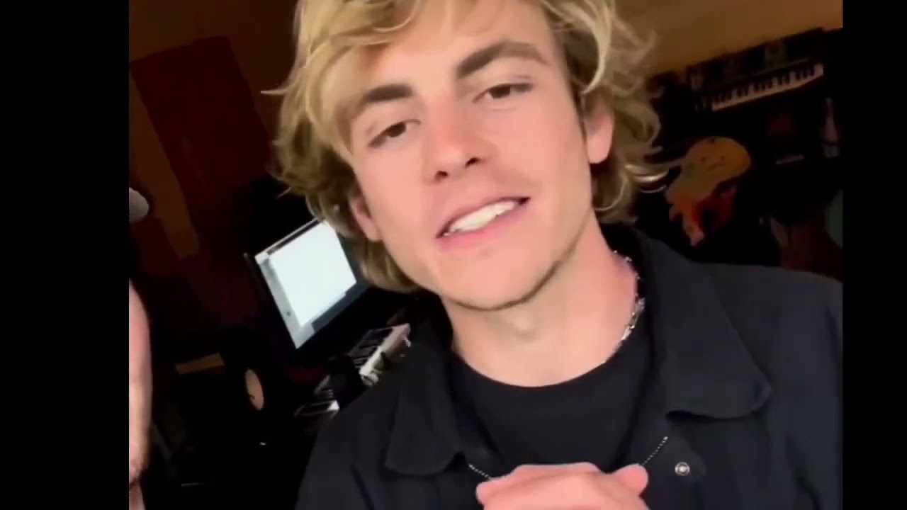 Ross Lynch Biography Age, Height, Net worth, Songs