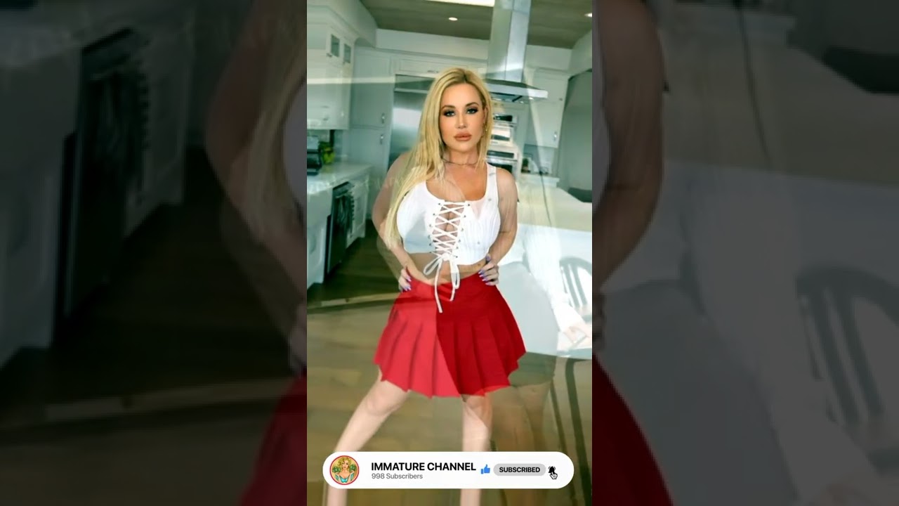 Scarlet Jones Top Milf #shorts
