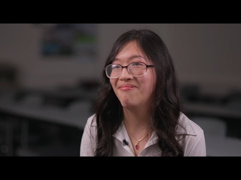 Meet NIU Class of 2025 Grad Hoa Vo