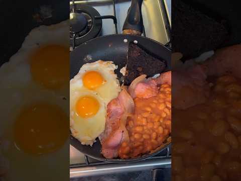 Traditional full English breakfast! #fryup #breakfast
