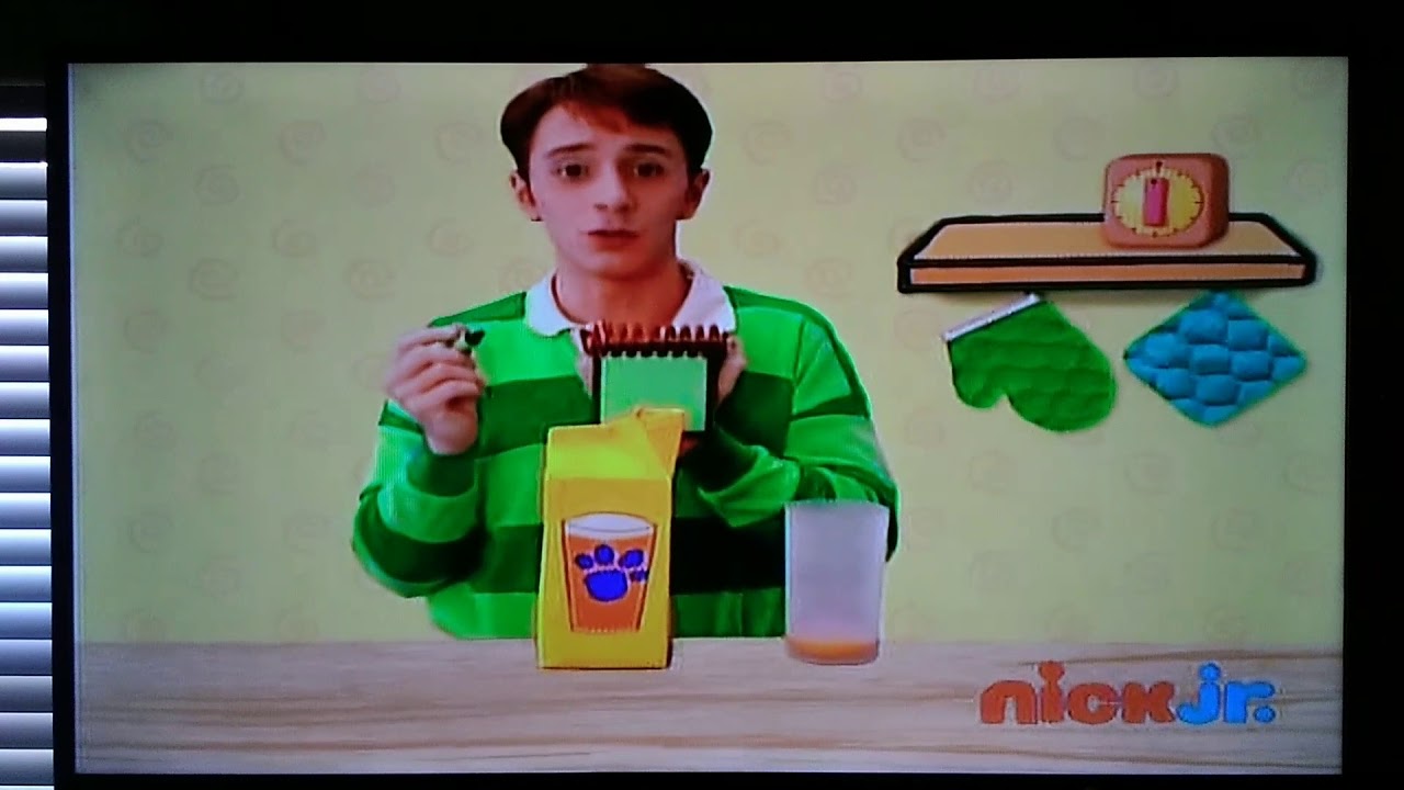 Blue's Clues - 3 Clues From Blue's Surprise at Two O'Clock