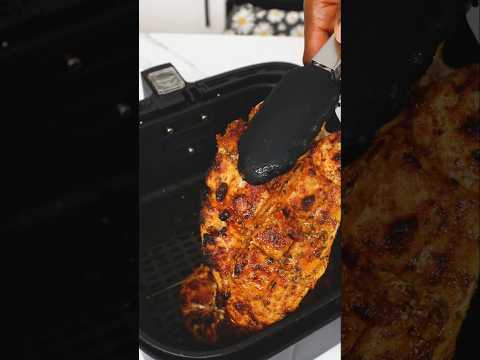 JUICY AIR FRYER CHICKEN BREAST! #recipe #airfryerrecipes #airfryerchicken
