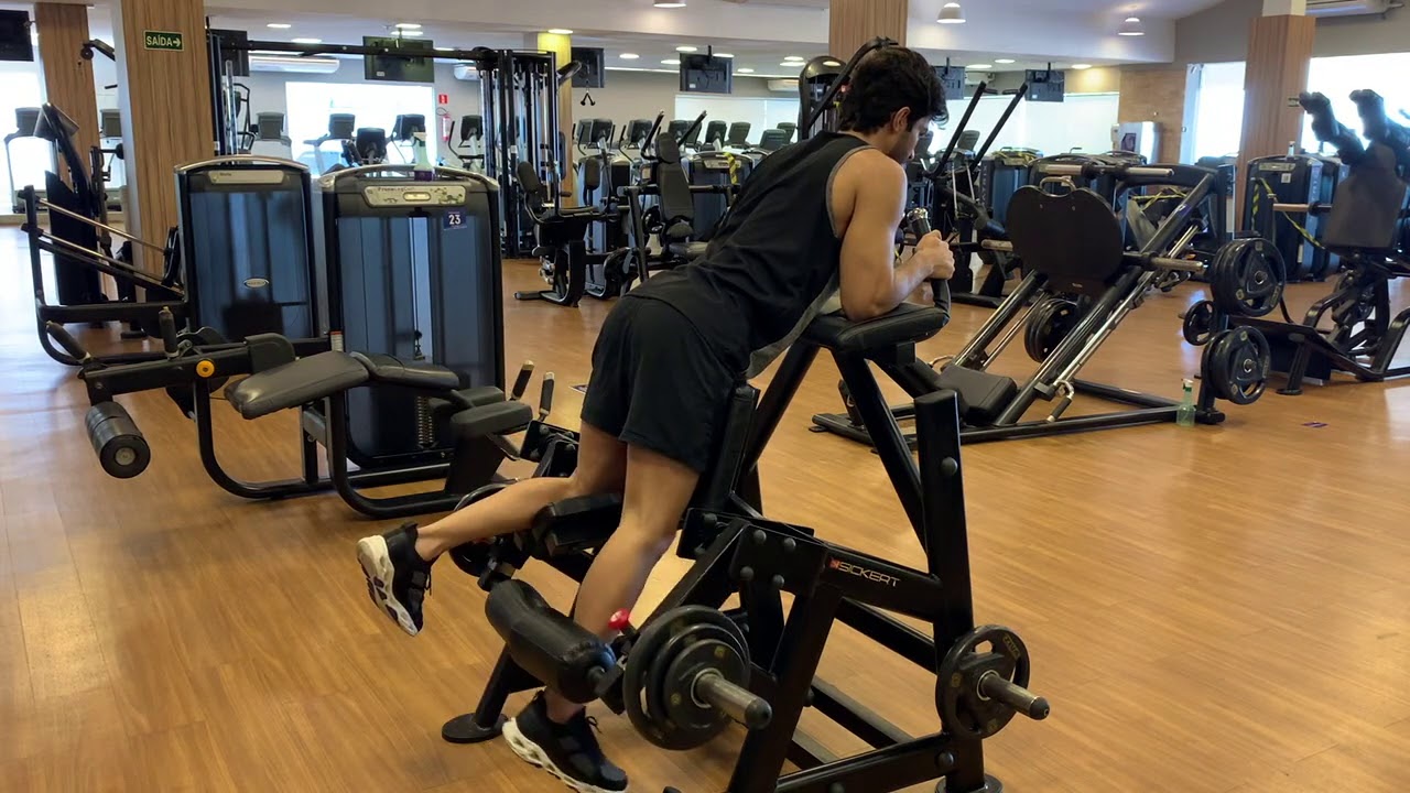 Como fazer o exercício FLEXORA EM PÉ.