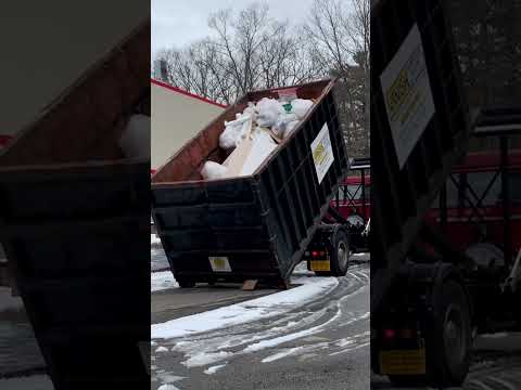 30 yard dumpster pickup. #hooklift #dumpsterrental #shorts