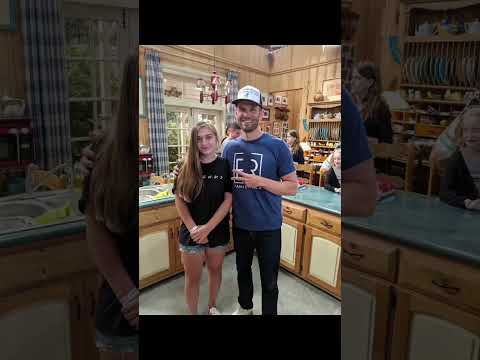 Secrets Behind The Scenes At Fuller House!
