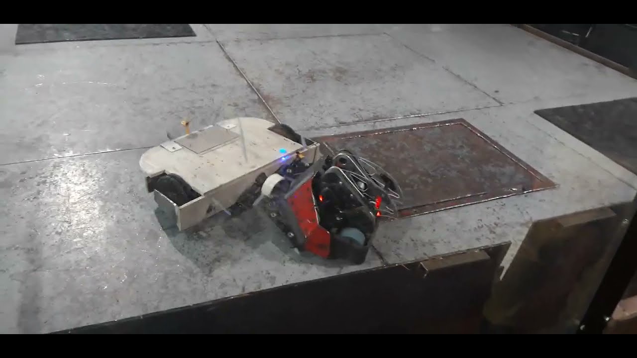 Feather Dozer VS Driller King, Robodojo, March 2022