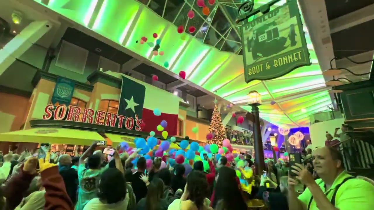 Harmony of the Seas, December 24, 2023, balloon drop