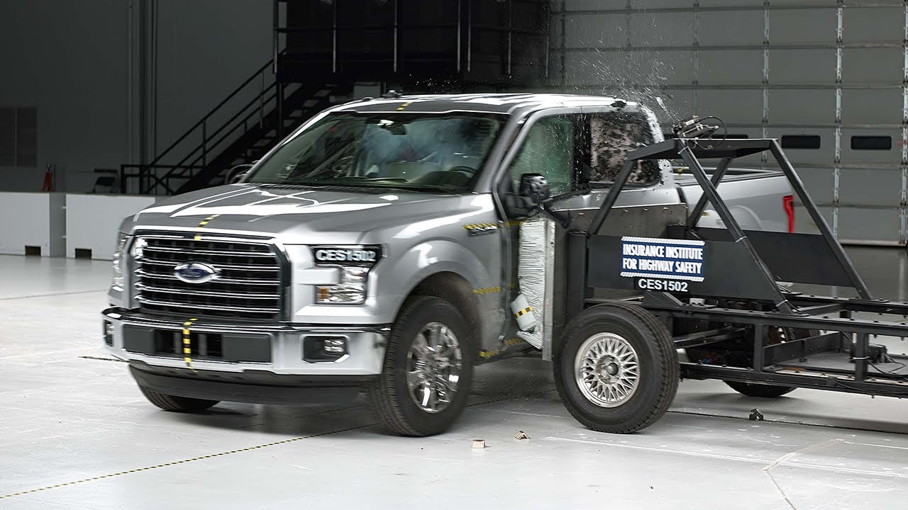 2015 Ford F-150 crew cab side IIHS crash test