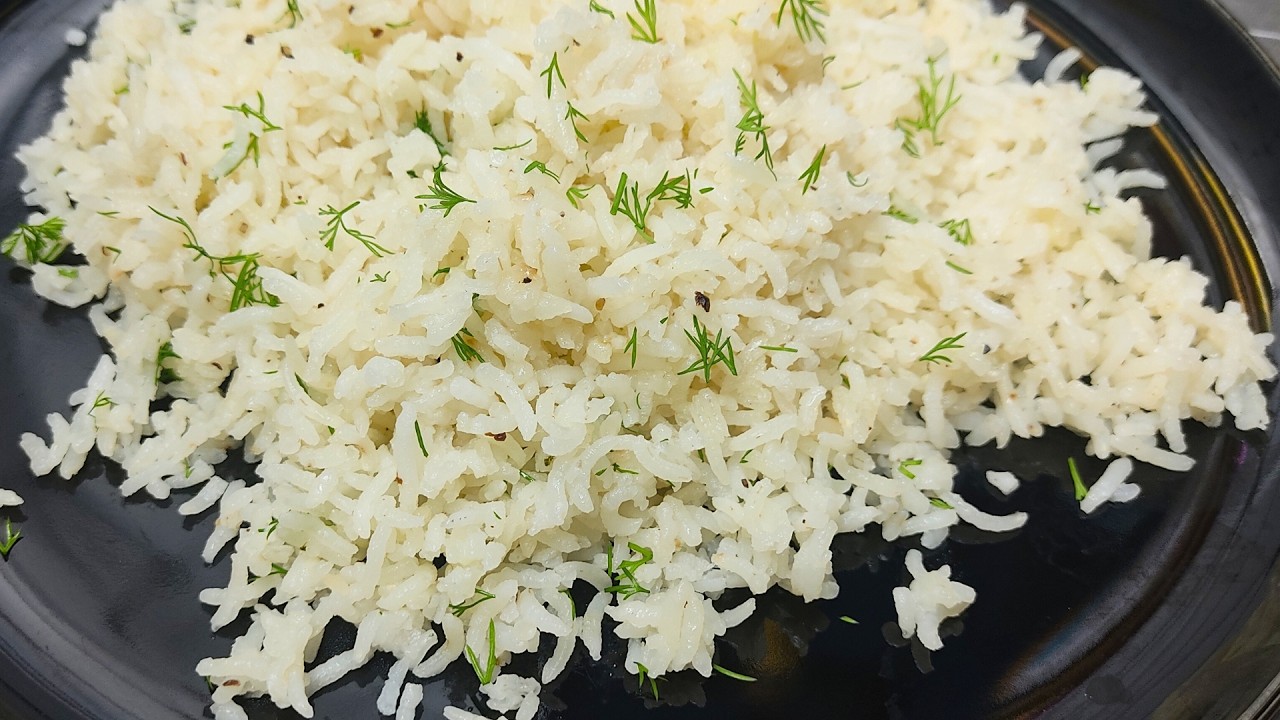 Fluffy Garlic Butter Rice: The Perfect Side Dish in Minutes!