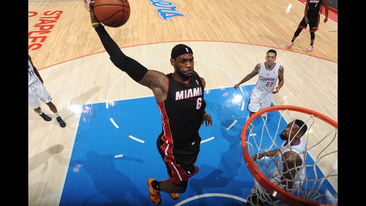 LeBron James Explodes on the Rim with the Tomahawk Jam