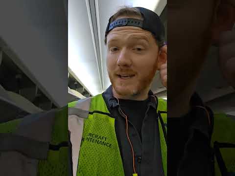 PSA: This is the worst job as an airline mechanic. #gross #nasty #airline #toilet