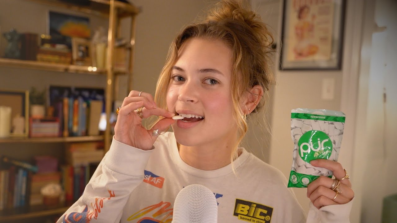 ASMR | Gum Chewing Whisper Ramble ✨ close, clicky whispering