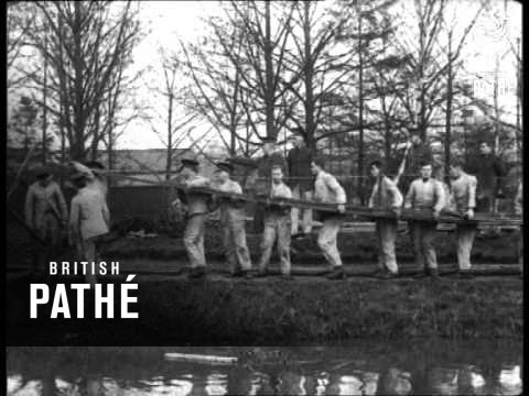 Hut Building (1914-1918)