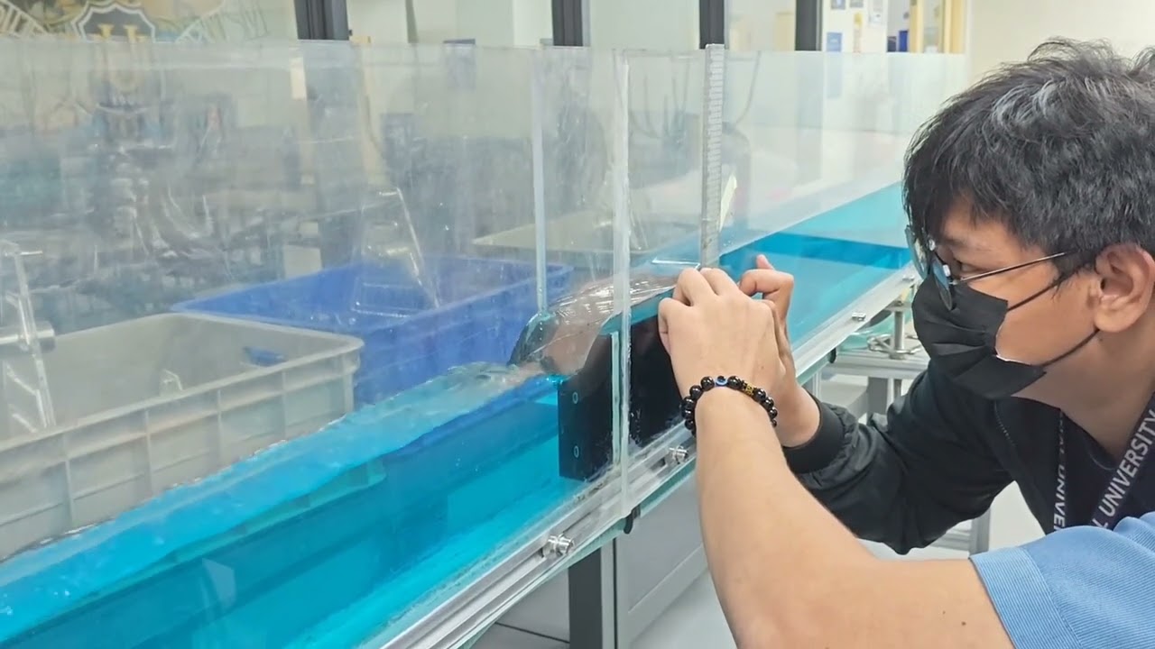 Flow Over a Broad Crested (Rectangular Weir) (Experiment 6)