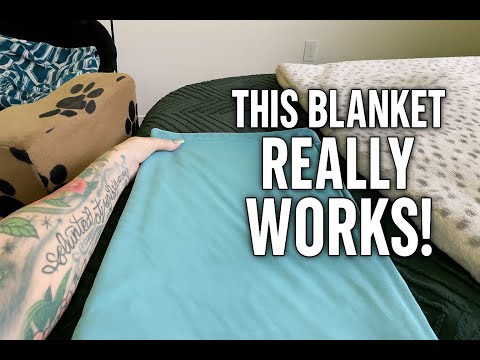 This Blanket Literally Keeps You Cool?! 😱 | Elegear Cooling Blanket Review #SummerMustHaves