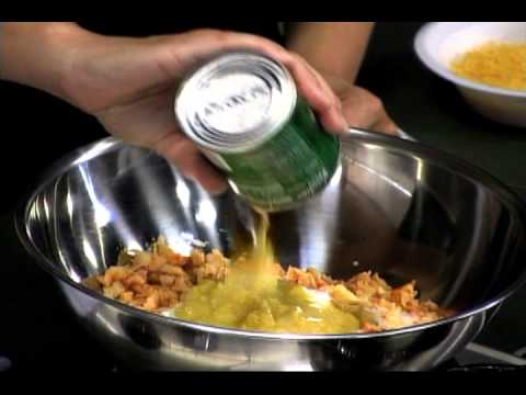 How To Prepare & Cook Crawfish Cornbread (english/spanish)