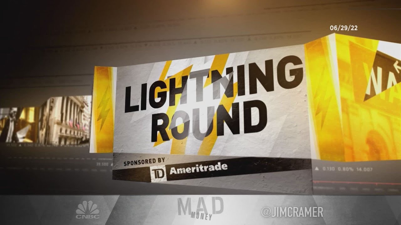 Cramer's lightning round: I prefer Deere over Nutrien right here