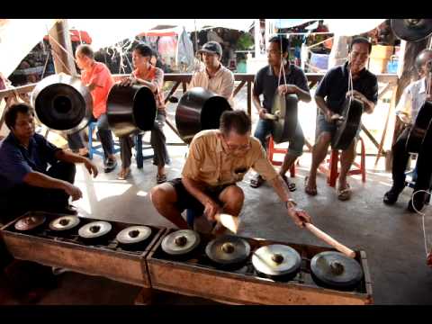 PENAMPANG GONG BAND JAMMING AT TAMU GROUND DONGGONGON #magagung