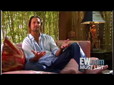 Josh Holloway chatting with Jeff Jensen III